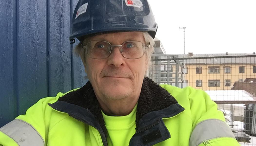 Byggnadsarbetare demonstrerar utanför Svenskt Näringslivs kontor | BYGGnyheter.se