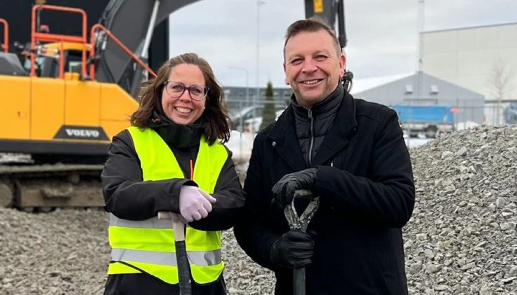 Första spadtaget för ny vätgastankstation vid avfart till Nykvarn | BYGGnyheter.se